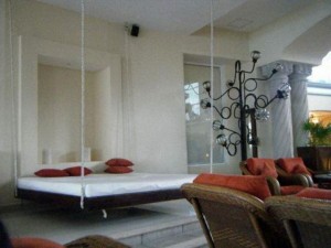 18 Homely Hanging Bed Designs That Will Swing You to Sleep