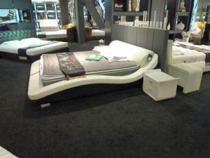 20 Unique Curved Bed Designs That Comfort You Better