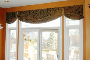 20 Beautiful Swag Valance Patterns to Sweeten Your Interior
