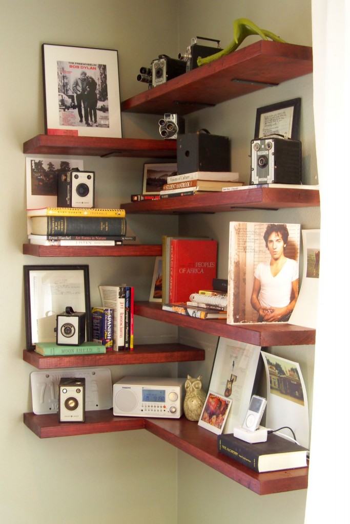 floating shelf decorating ideas for the corner