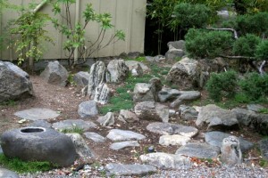 18 Simple Small Rock Garden Designs
