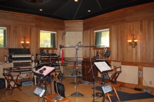 17 Minimalist Home Music Room Decoration and Design Ideas