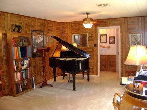 17 Minimalist Home Music Room Decoration and Design Ideas