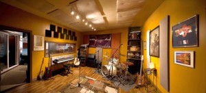 17 Minimalist Home Music Room Decoration and Design Ideas