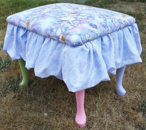18 Appealing Skirted Vanity Stool Designs